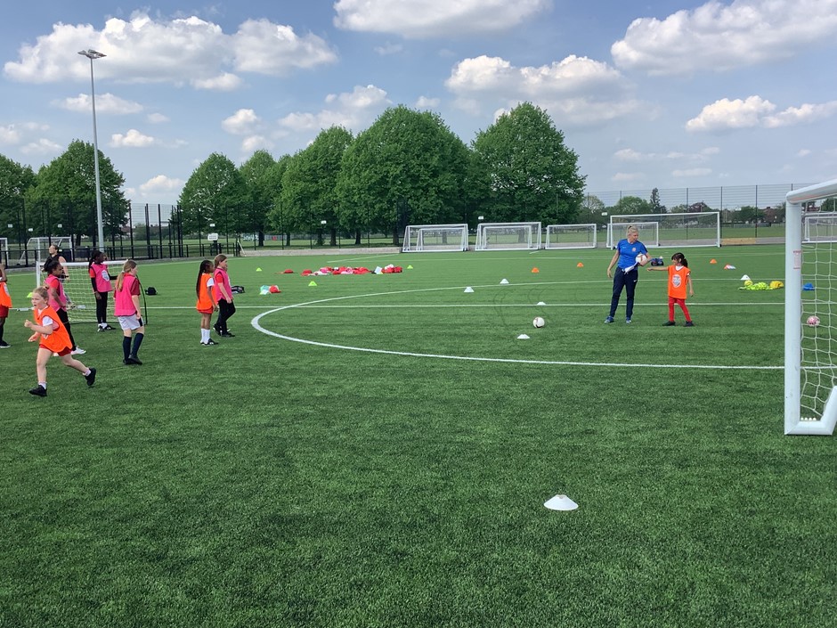 Parsloes Primary School | Year 3 & 4 Girls’ Fun Football Session